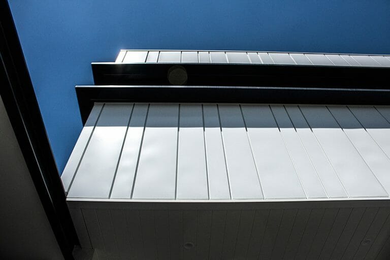 Taking a closer look at Interlocking/V25 - Metal Cladding Systems